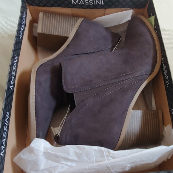 Massini | Shoes | Massini Genesis Grey Womens Booties 75 M | Poshmark